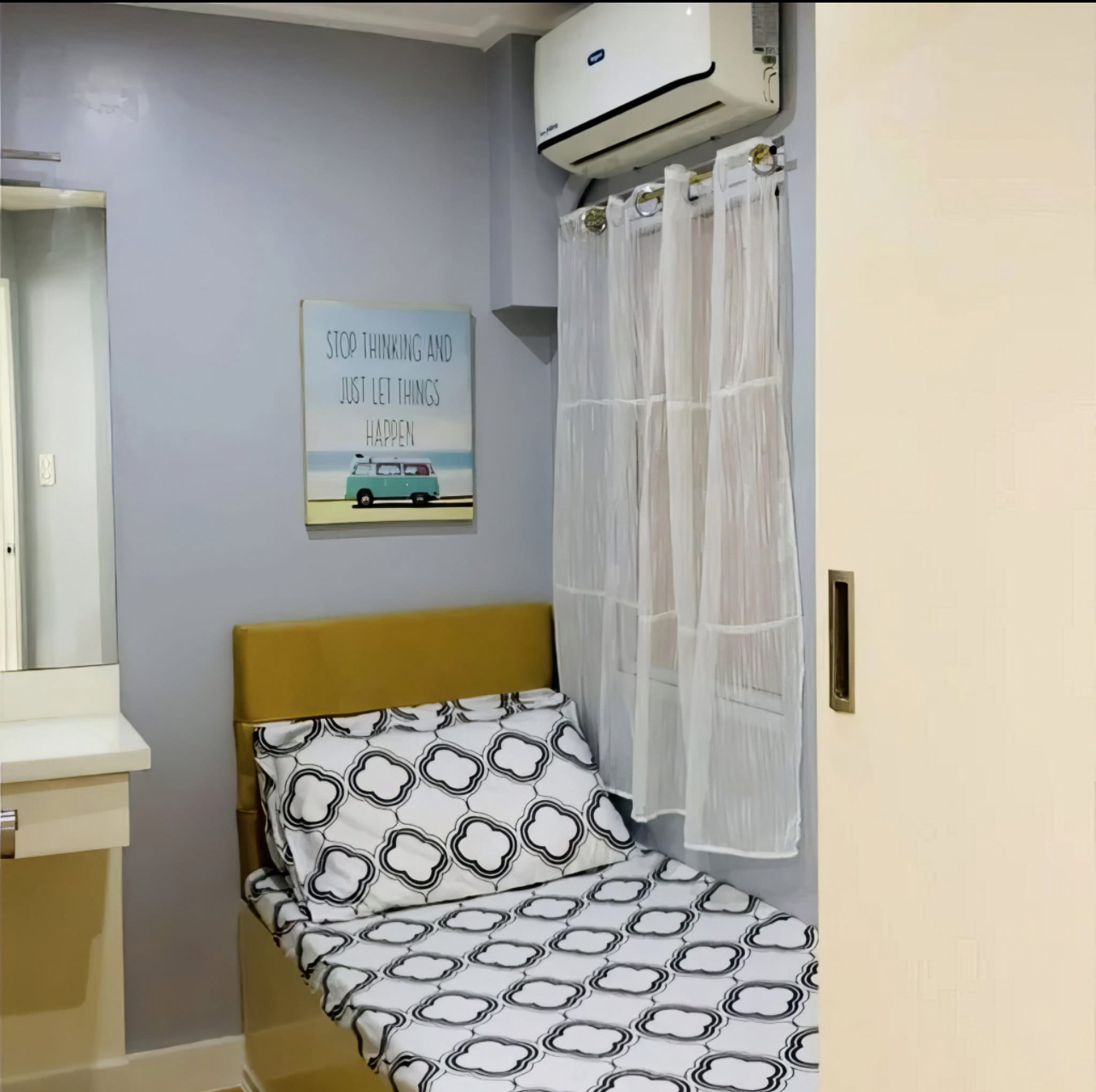 Dormy 834 - Solo Room (Condo Sharing) in BGC