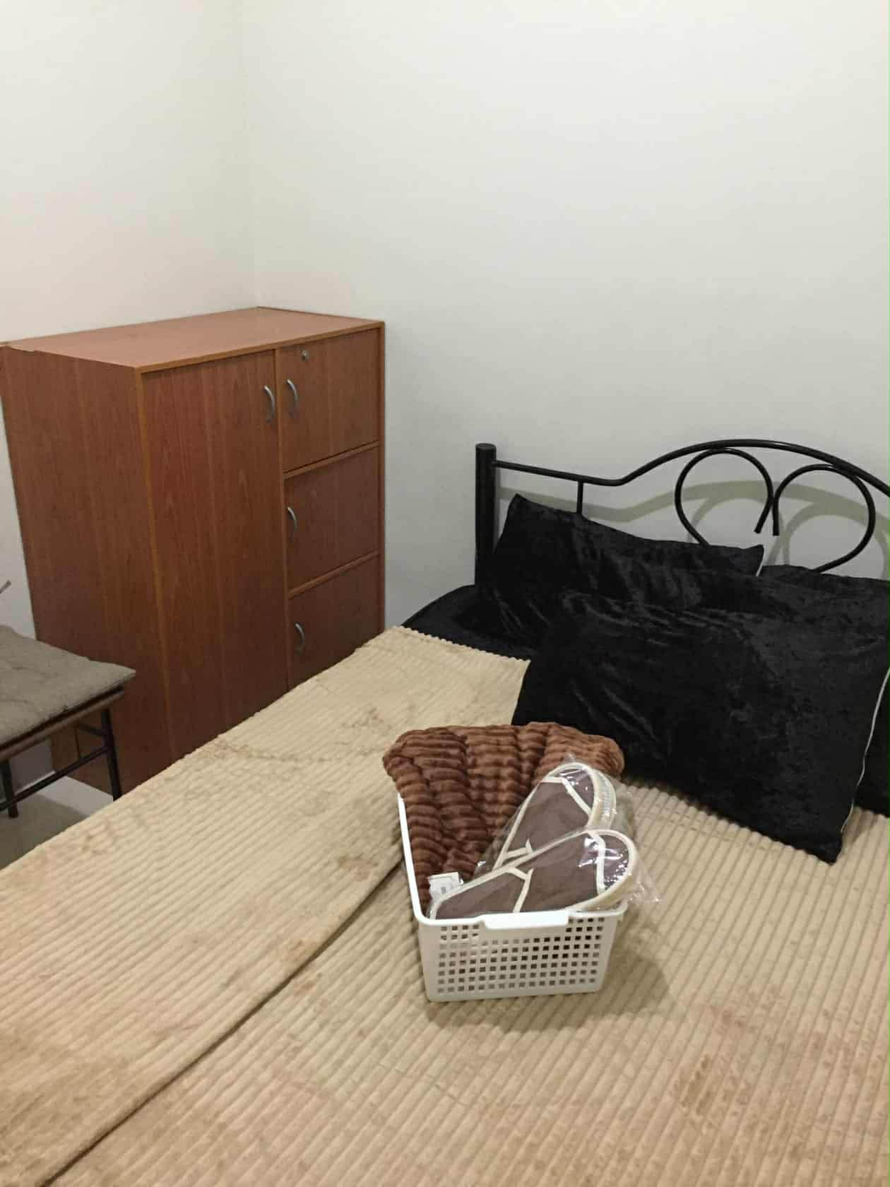 Dormy 866 - Condo Unit for Staycation - Comfort & Style in Pasay City