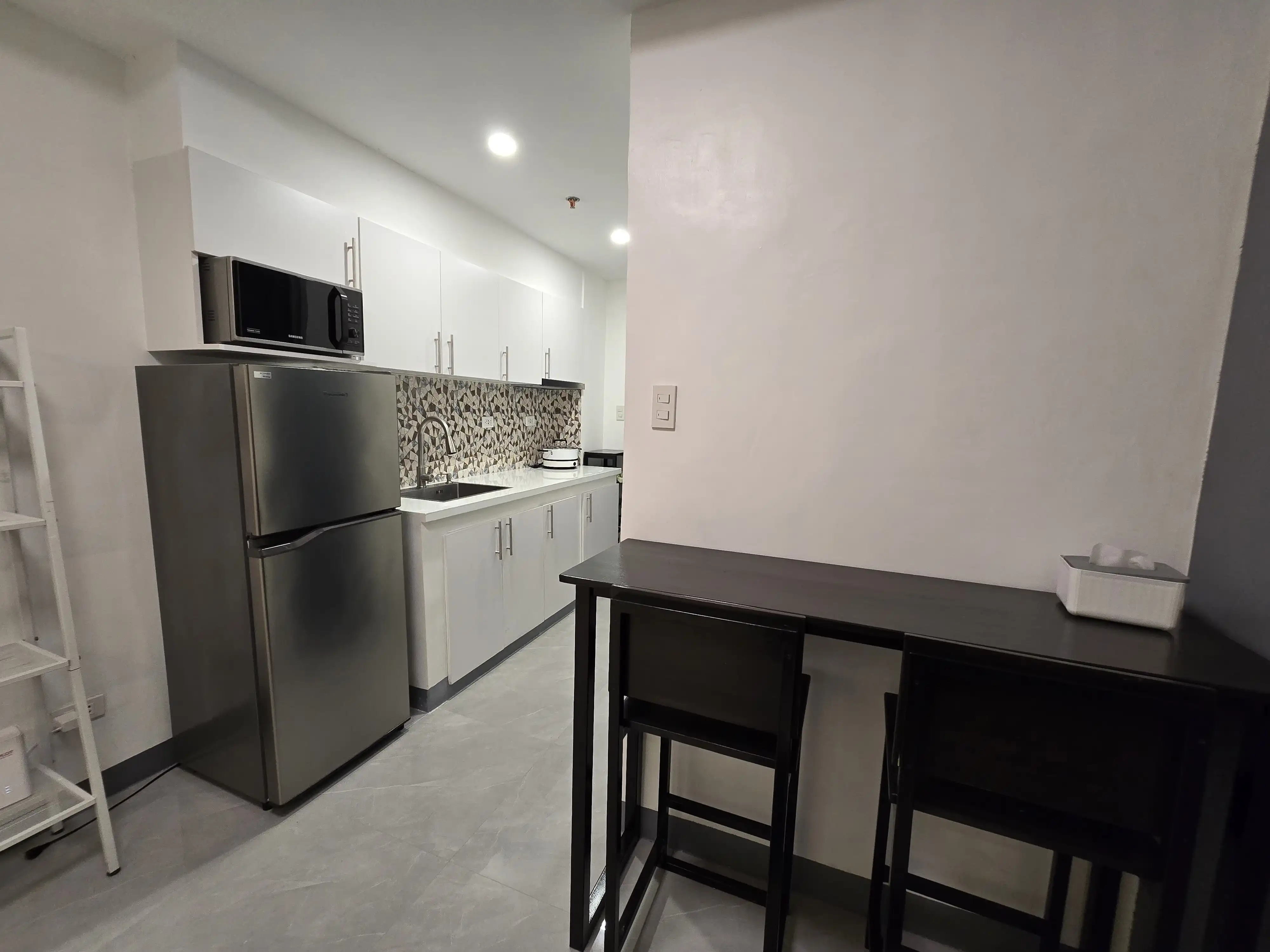 Suzy 614 - Condominium unit near PGH along Taft Manila